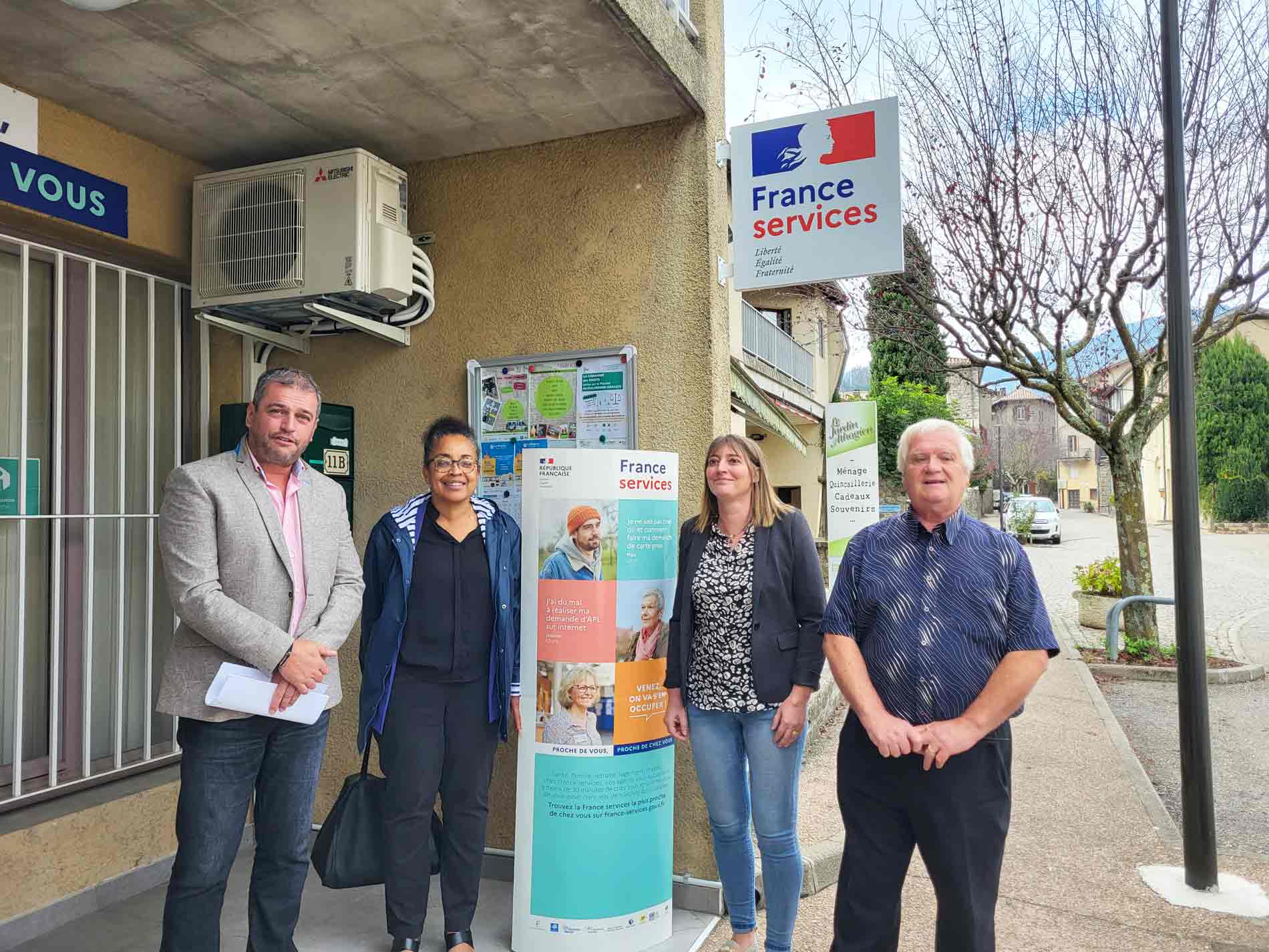 Mme Patricia Valma, Sous-Préfète de Largentière en visite officielle à ...
